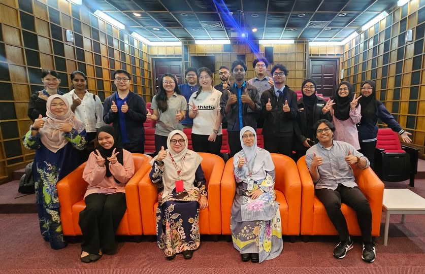 BUDAYA PEMBELAJARAN KOLABORATIF DIPUPUK MELALUI PSB BUDDIES - PSBUUM